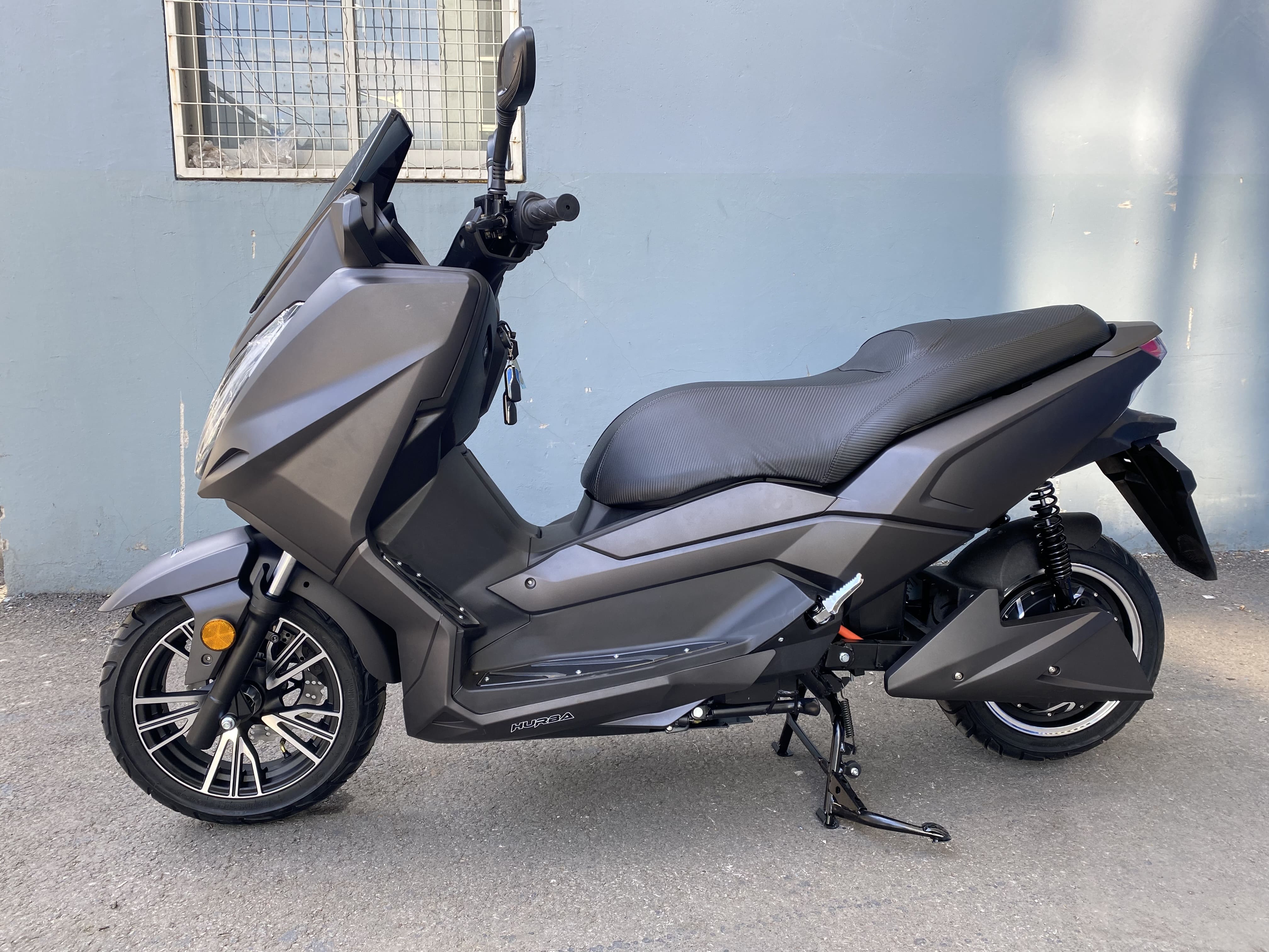 HURBA Street Raptor 300 - Il maxi scooter ad alte prestazioni
